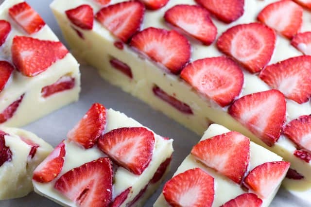 White Chocolate Fudge with Strawberries - Only 3 Ingredients! • Dishing ...